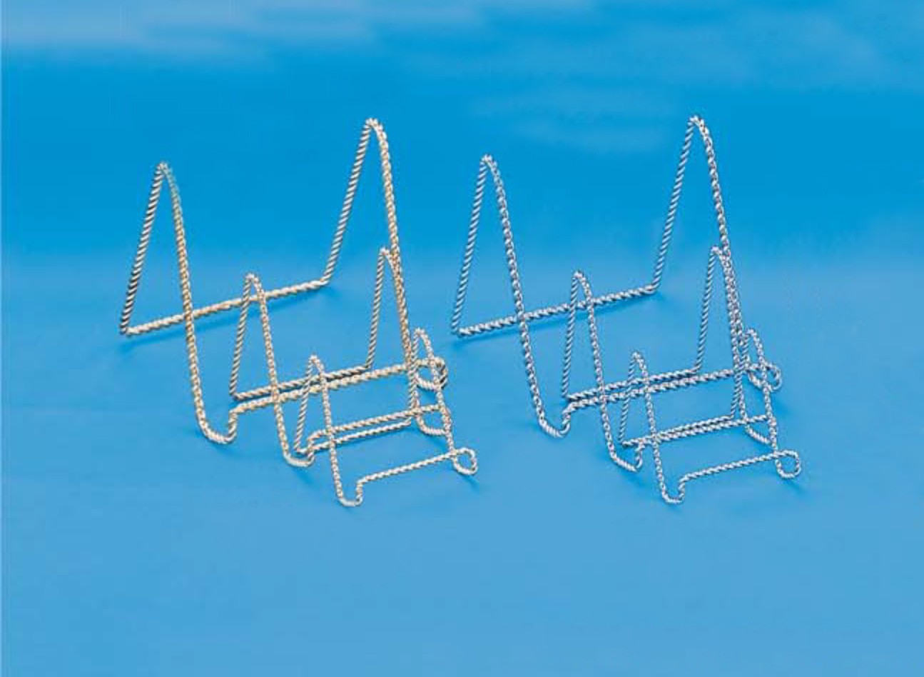 Twisted wire easel